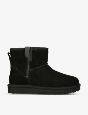 UGG - Classic Bailey Mini side-zip sheepskin ankle boots | Selfridges.com