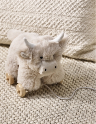 THE LITTLE WHITE COMPANY - Hattie Highland Cow pull-along toy ...
